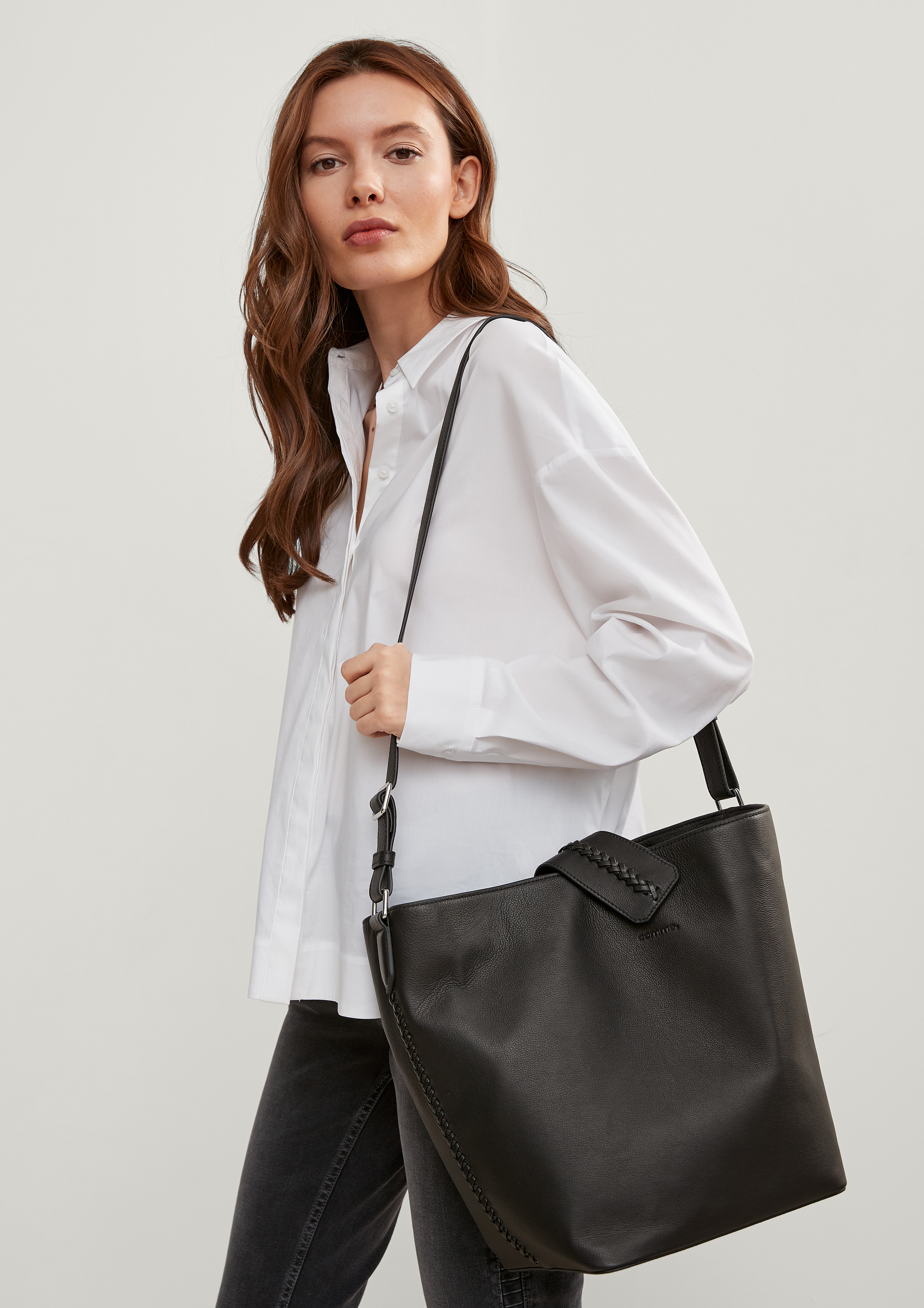 Shoulder bag in genuine leather - black | Comma