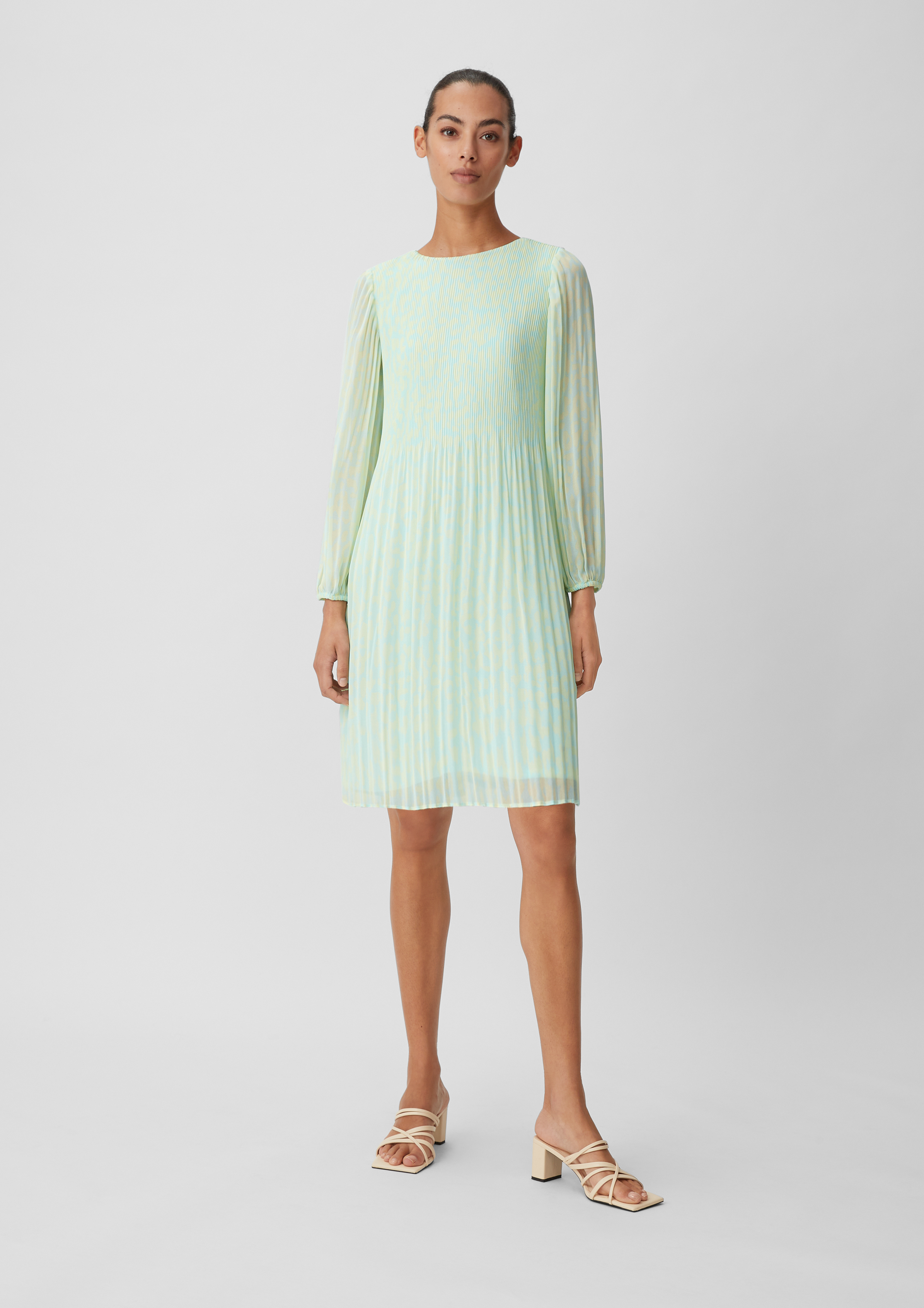 Chiffon dress with pleating - mint | Comma