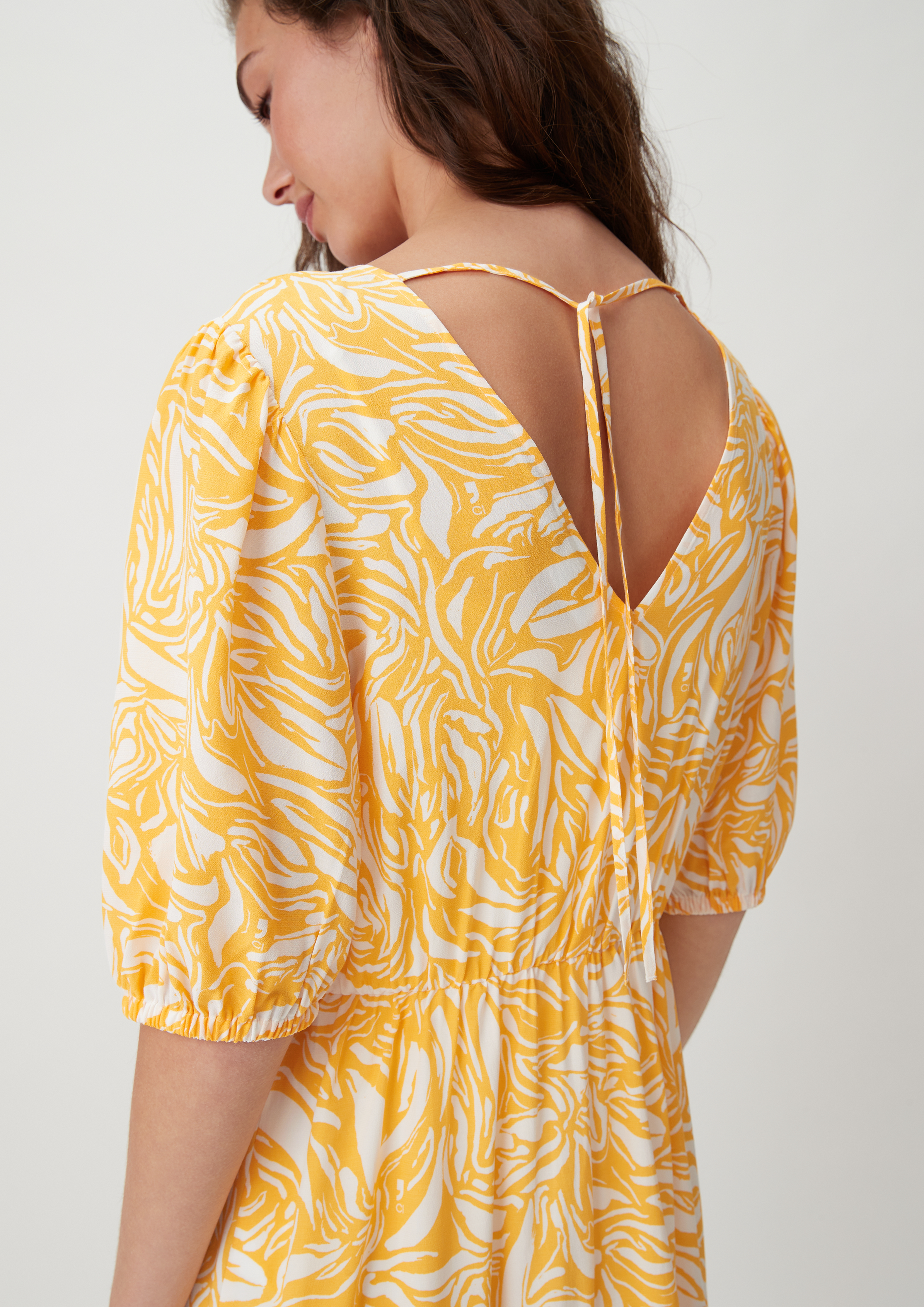 Tiered crêpe dress - yellow | Comma