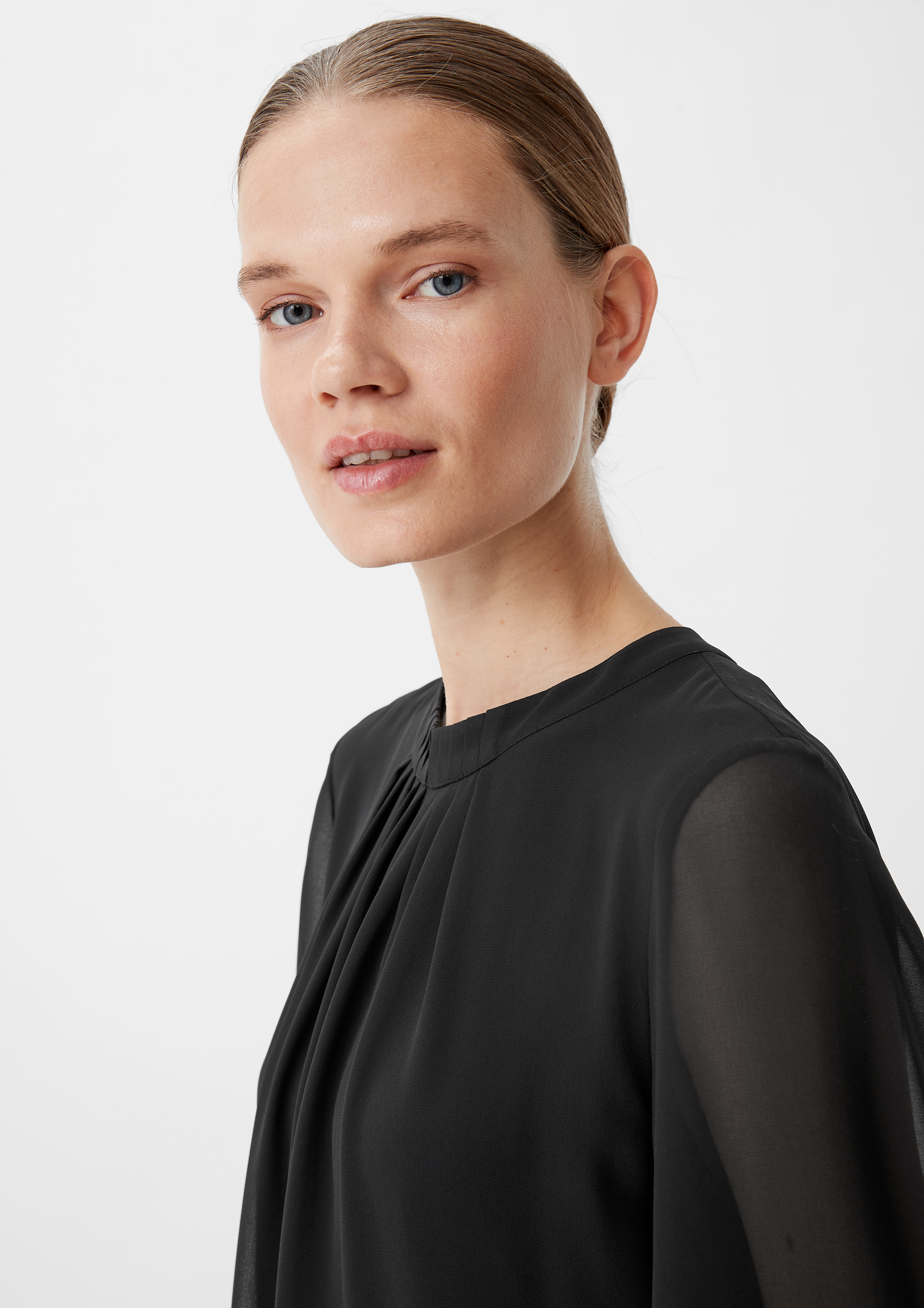 Chiffon dress with pleating - black | Comma