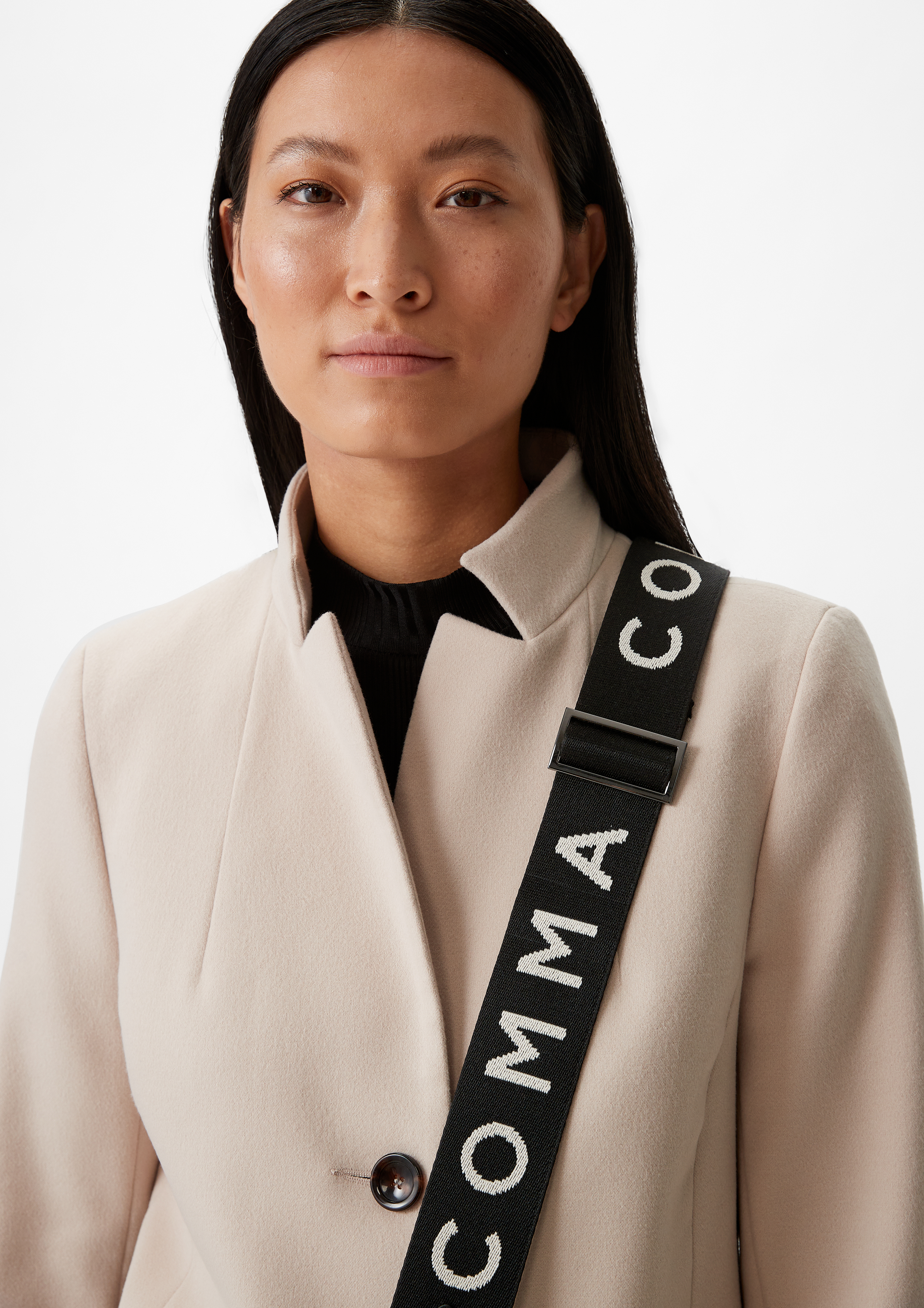 Wide shoulder strap made of jacquard - offwhite | Comma