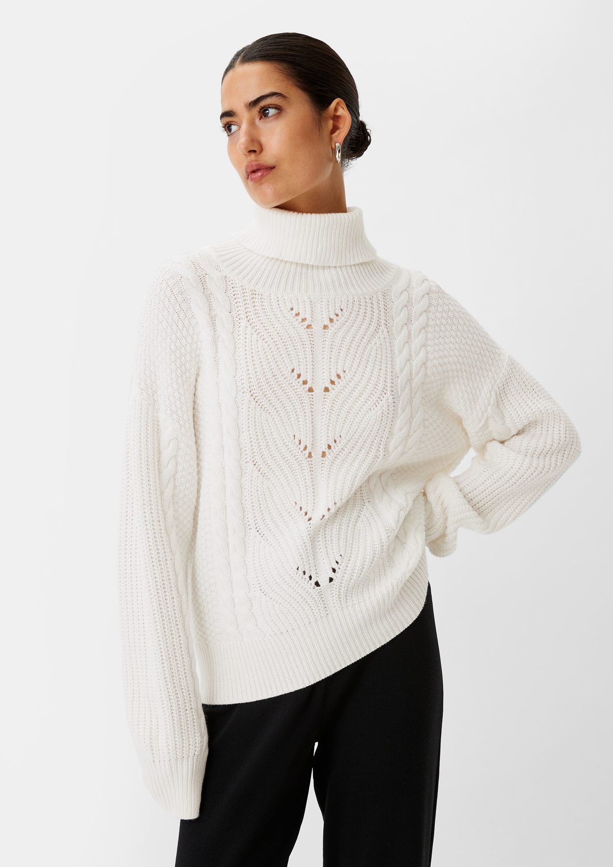 Knitted jumper with an openwork pattern - white | Comma