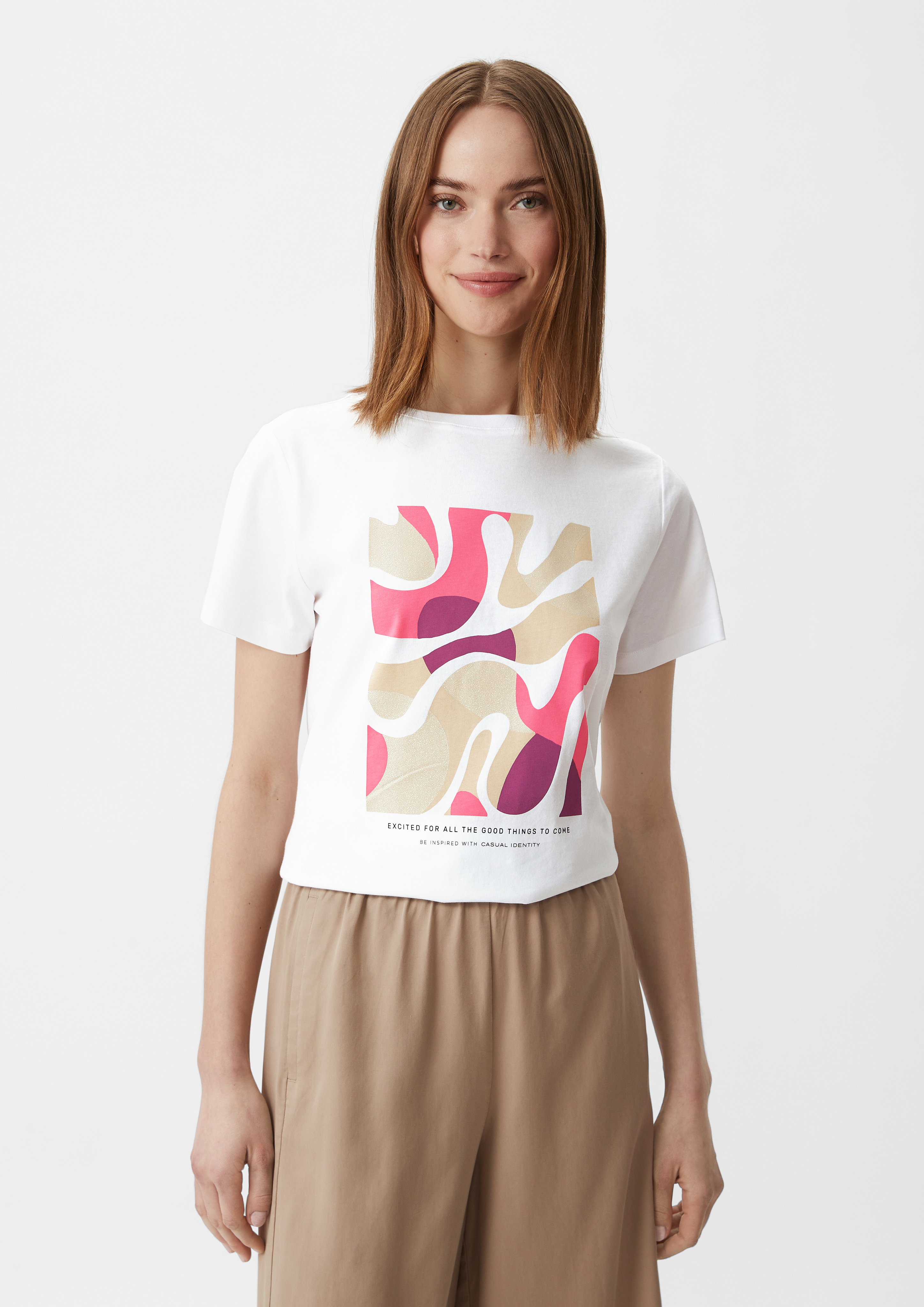 T-shirt with a front print - white | Comma