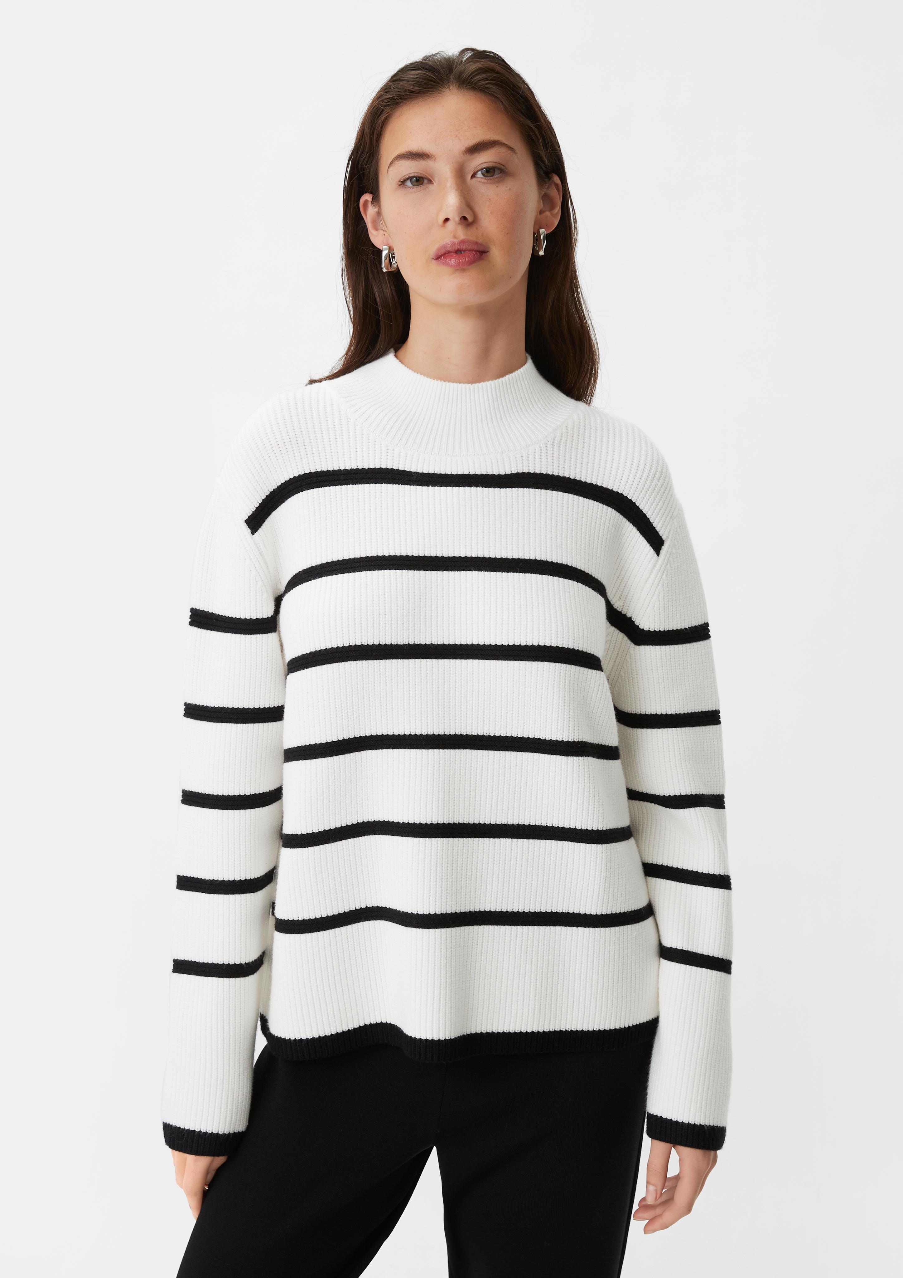 V-neck knitted jumper with dropped shoulders - black | Comma V-neck knitted jumper with dropped shoulders - black | Comma