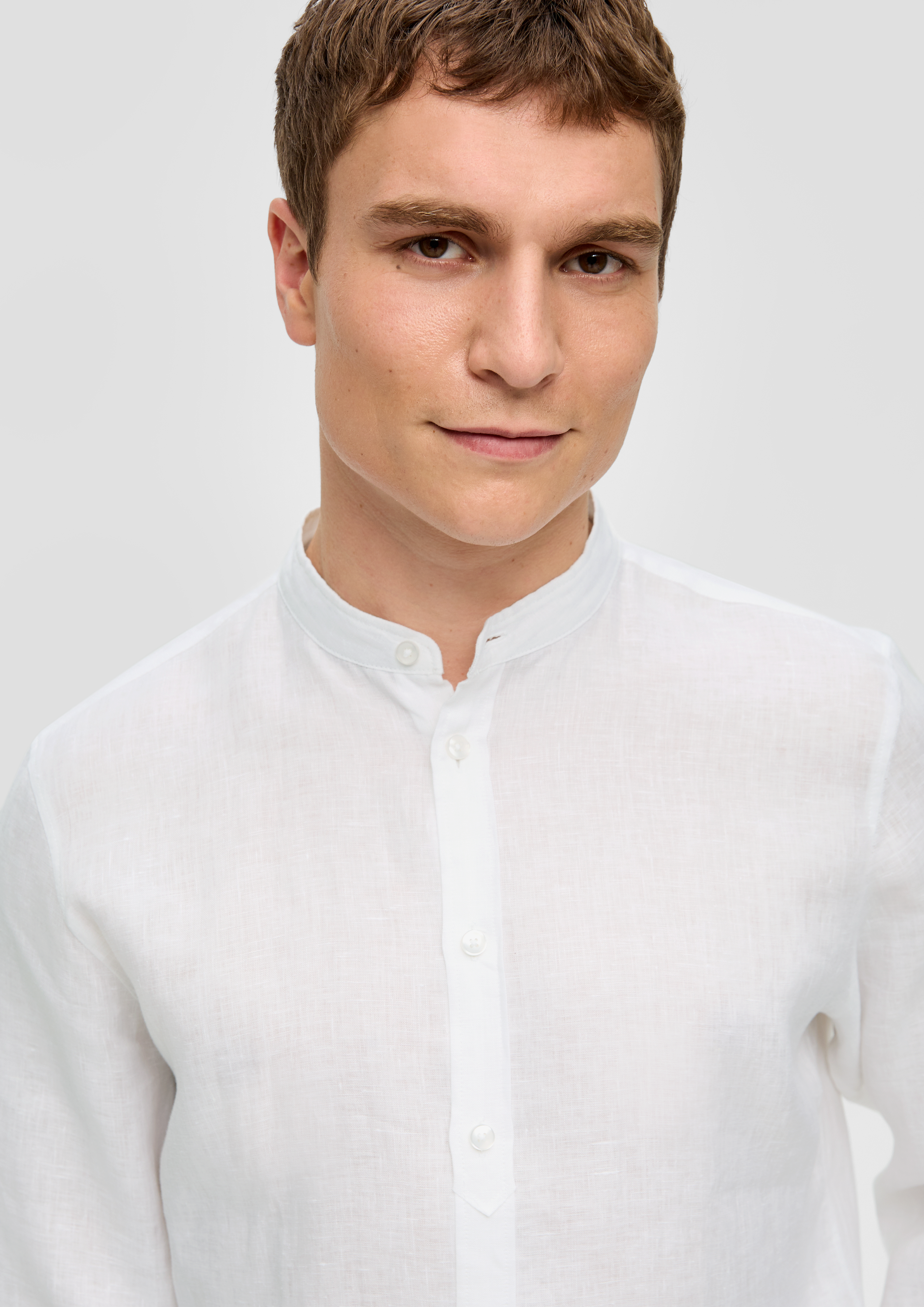 Linen shirt with a stand-up collar - white | s.Oliver