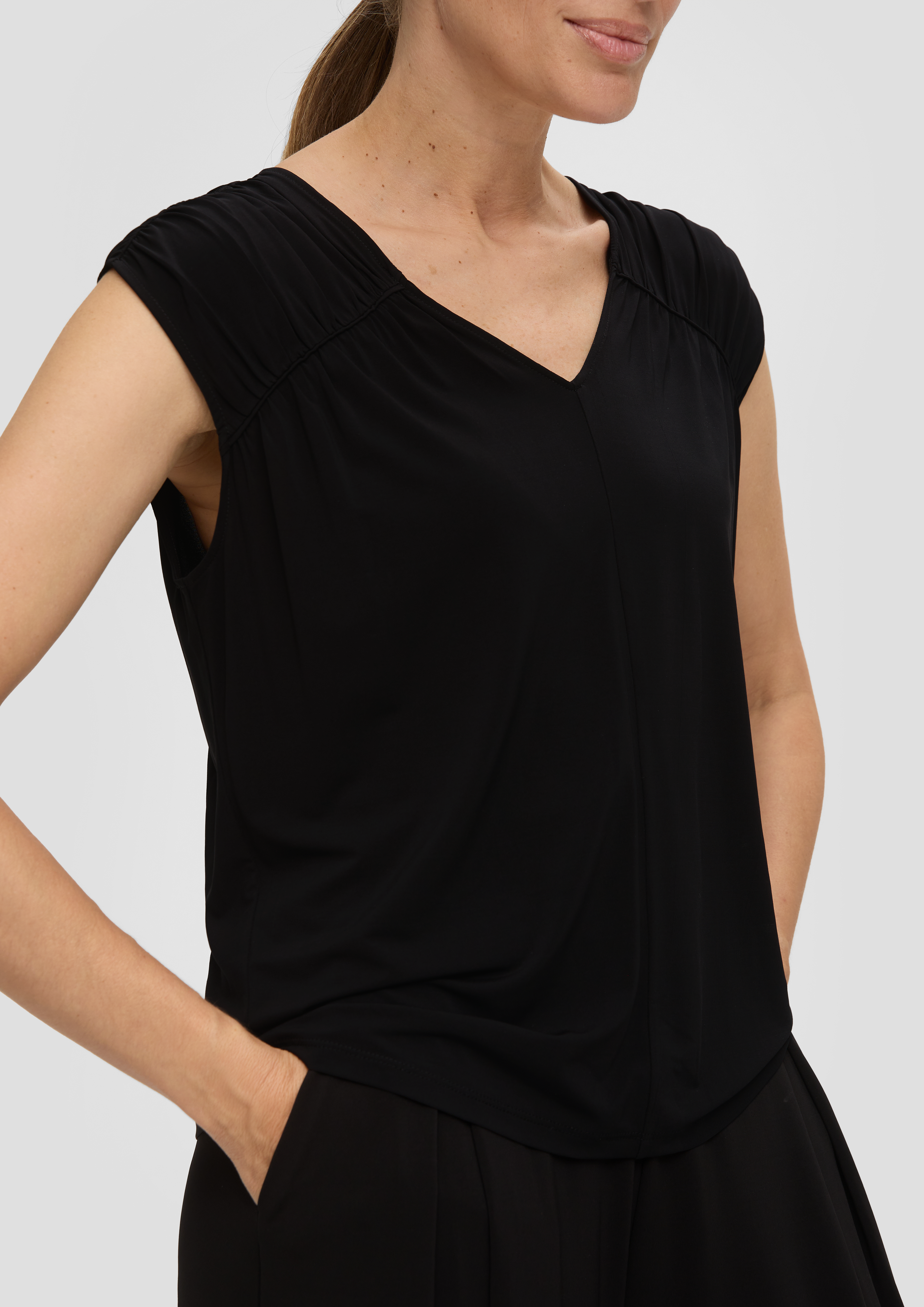 Stretch viscose shirt blouse with gathers at the shoulder - black | s ...