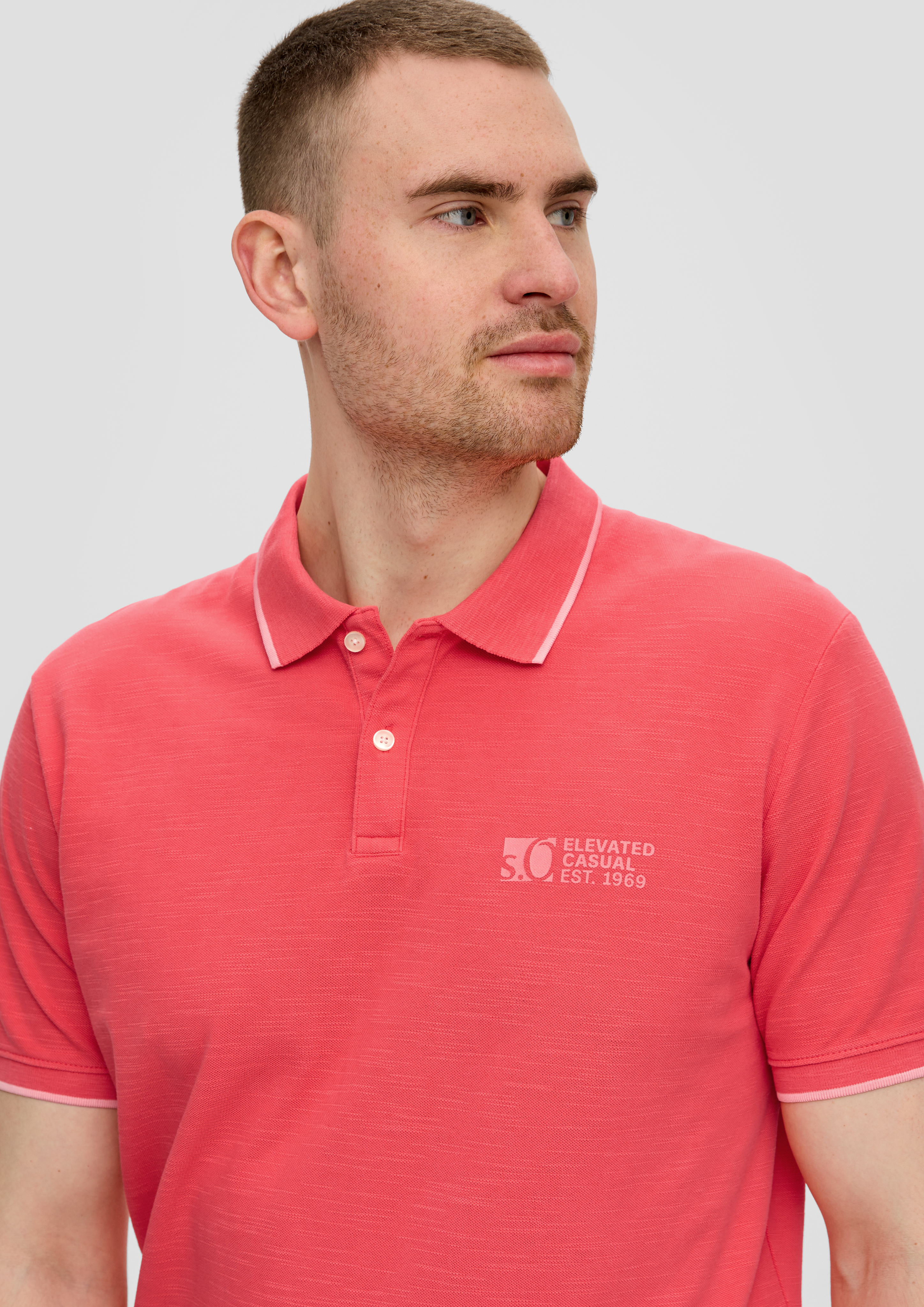 Polo shirt with a piqué texture and logo print - coral red | s.Oliver