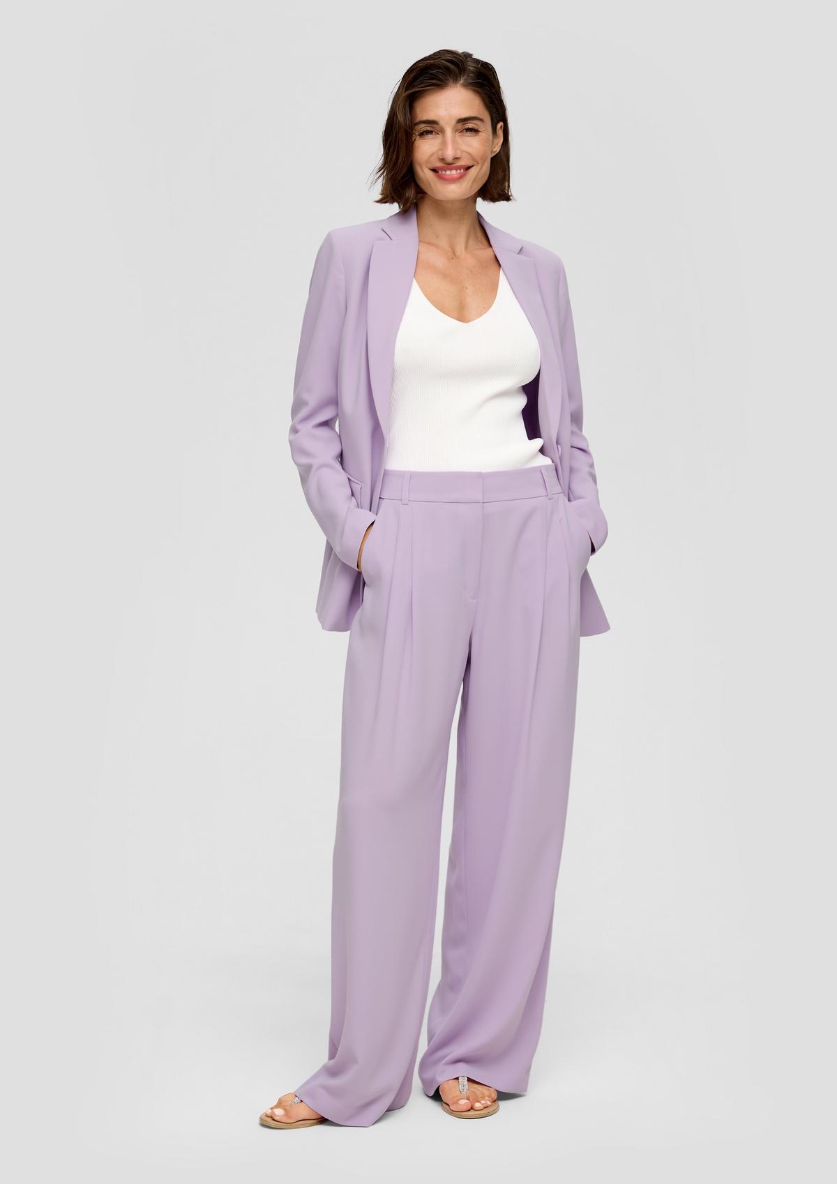 Relaxed: High-Rise-Hose mit Crêpestruktur - lavendel | s.Oliver