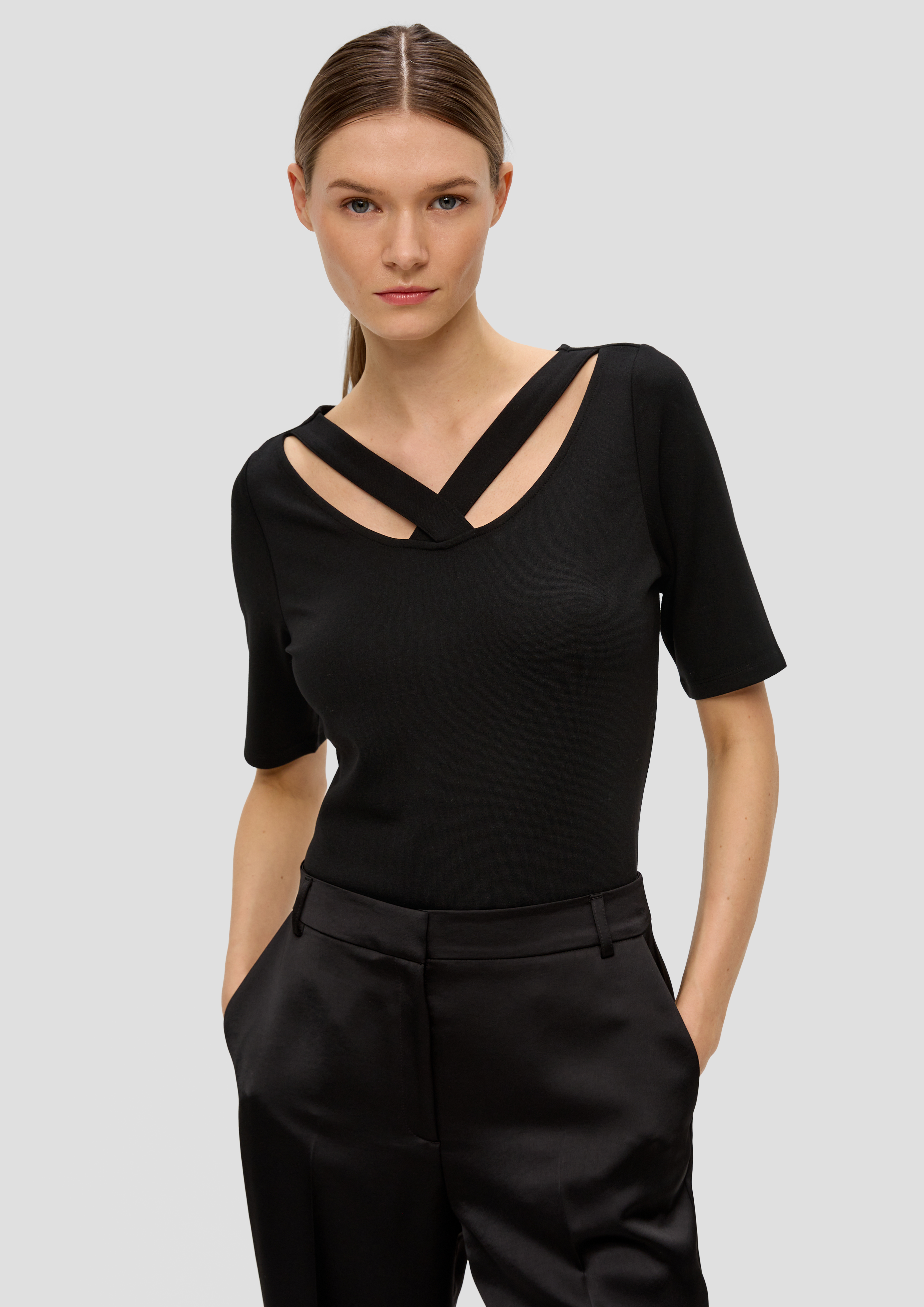 T-Shirt mit Cut-out - schwarz | s.Oliver