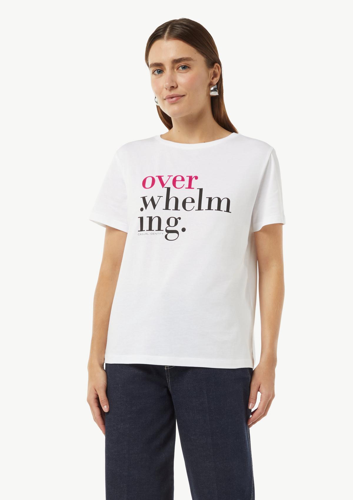 Fashionable T-shirt with printed lettering - white | Comma