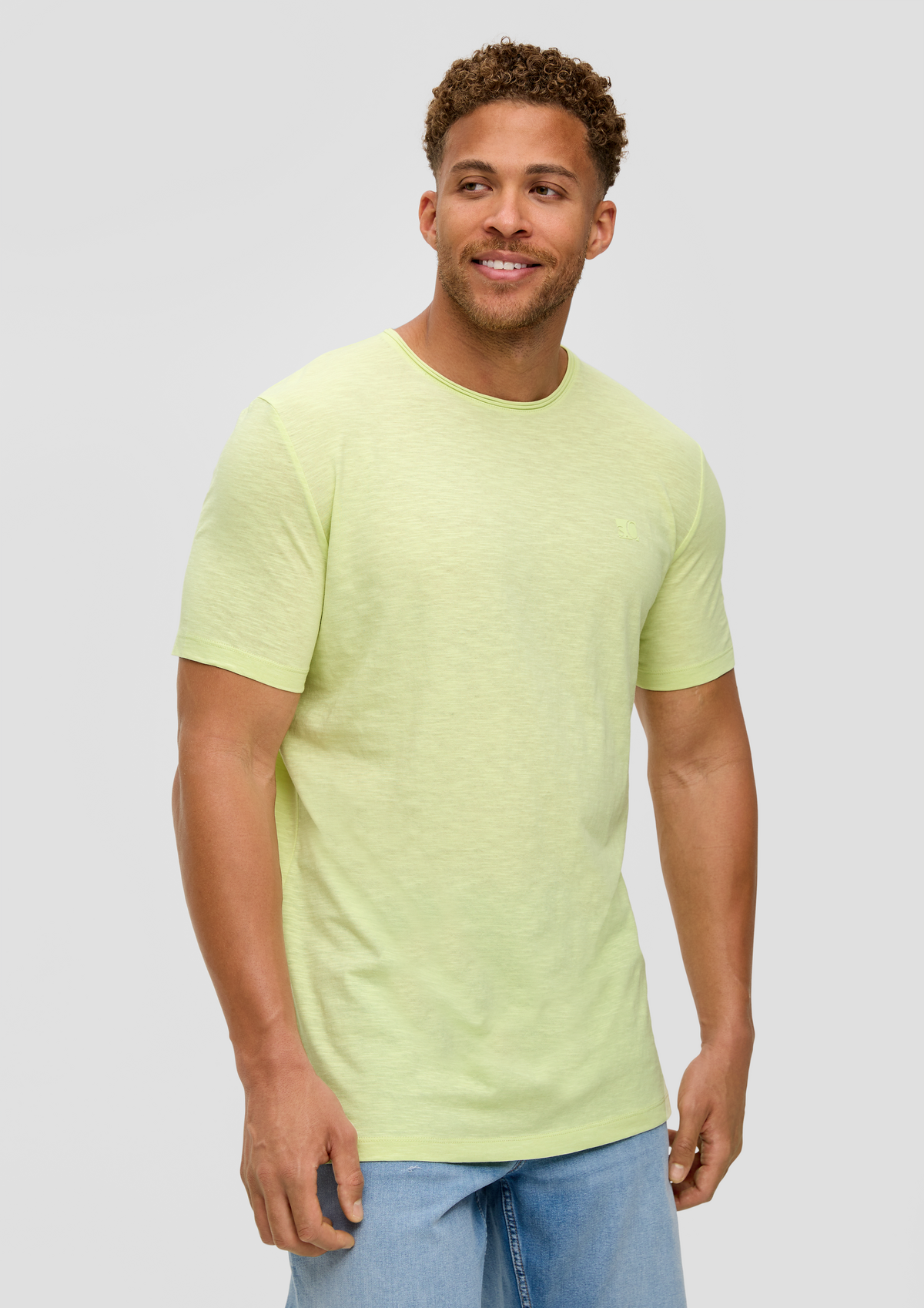 Cotton T-shirt with a slub texture and logo detail - lime green | s.Oliver