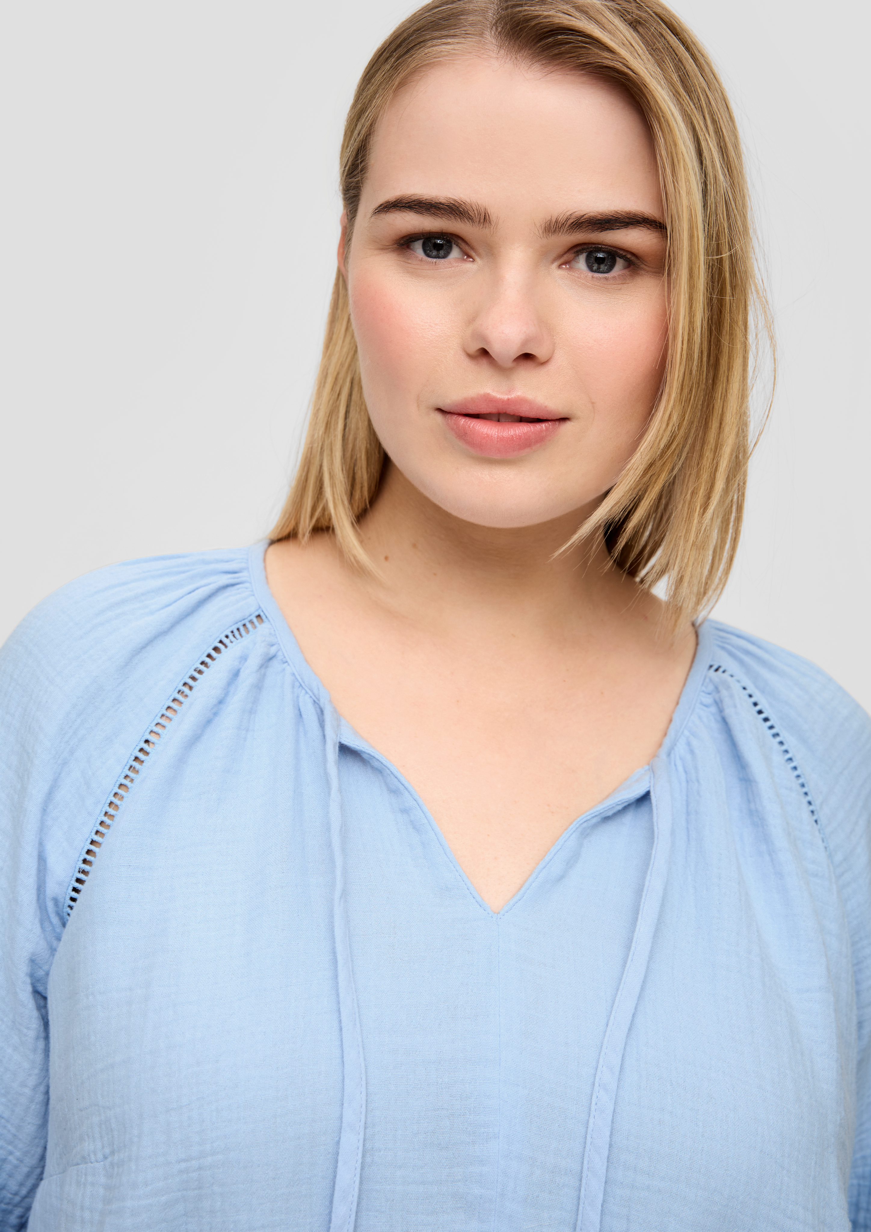Cotton blouse with gathers and a round neckline - Blue | s.Oliver