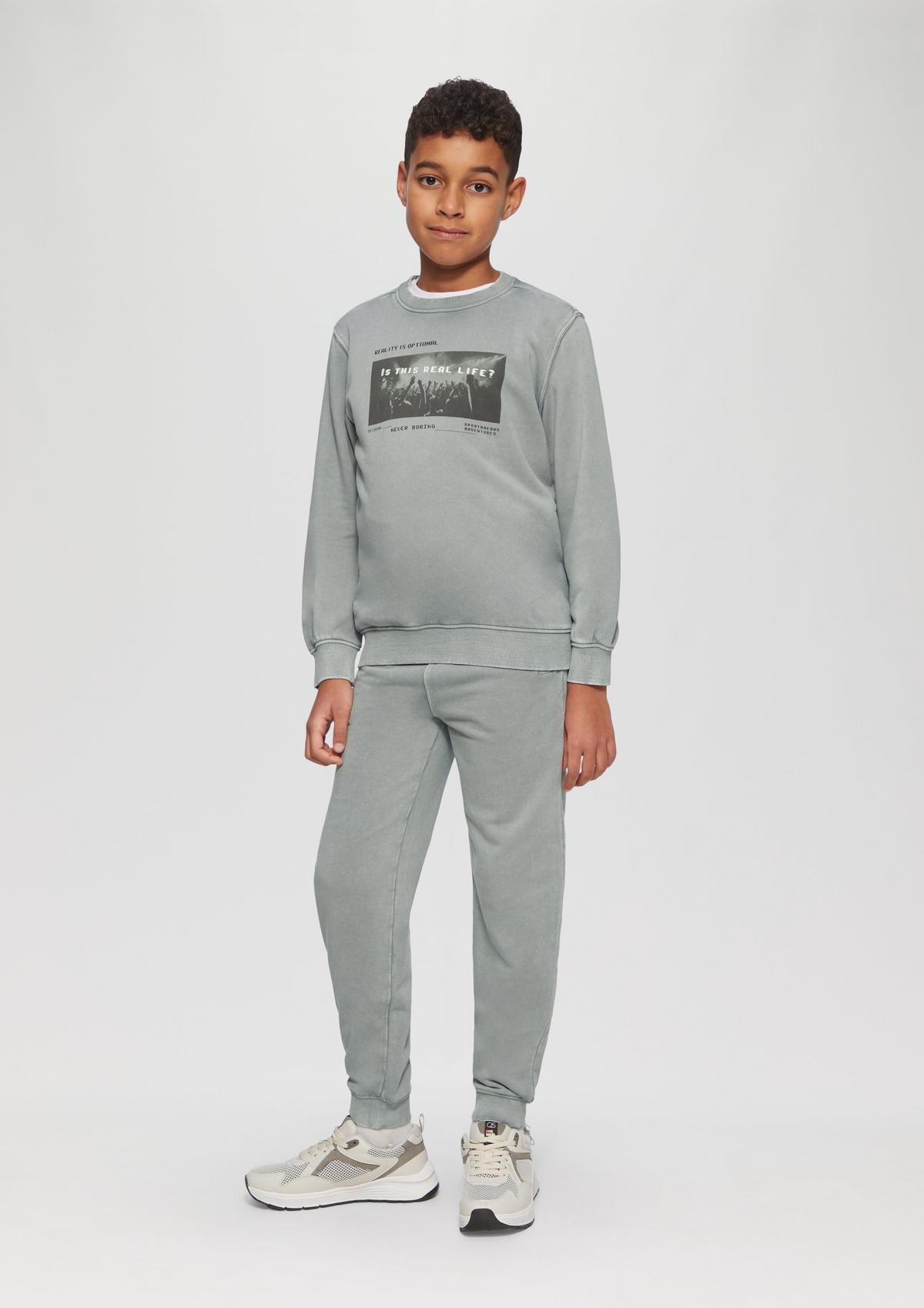Washed tracksuit bottoms with print details - pigeon grey | s.Oliver