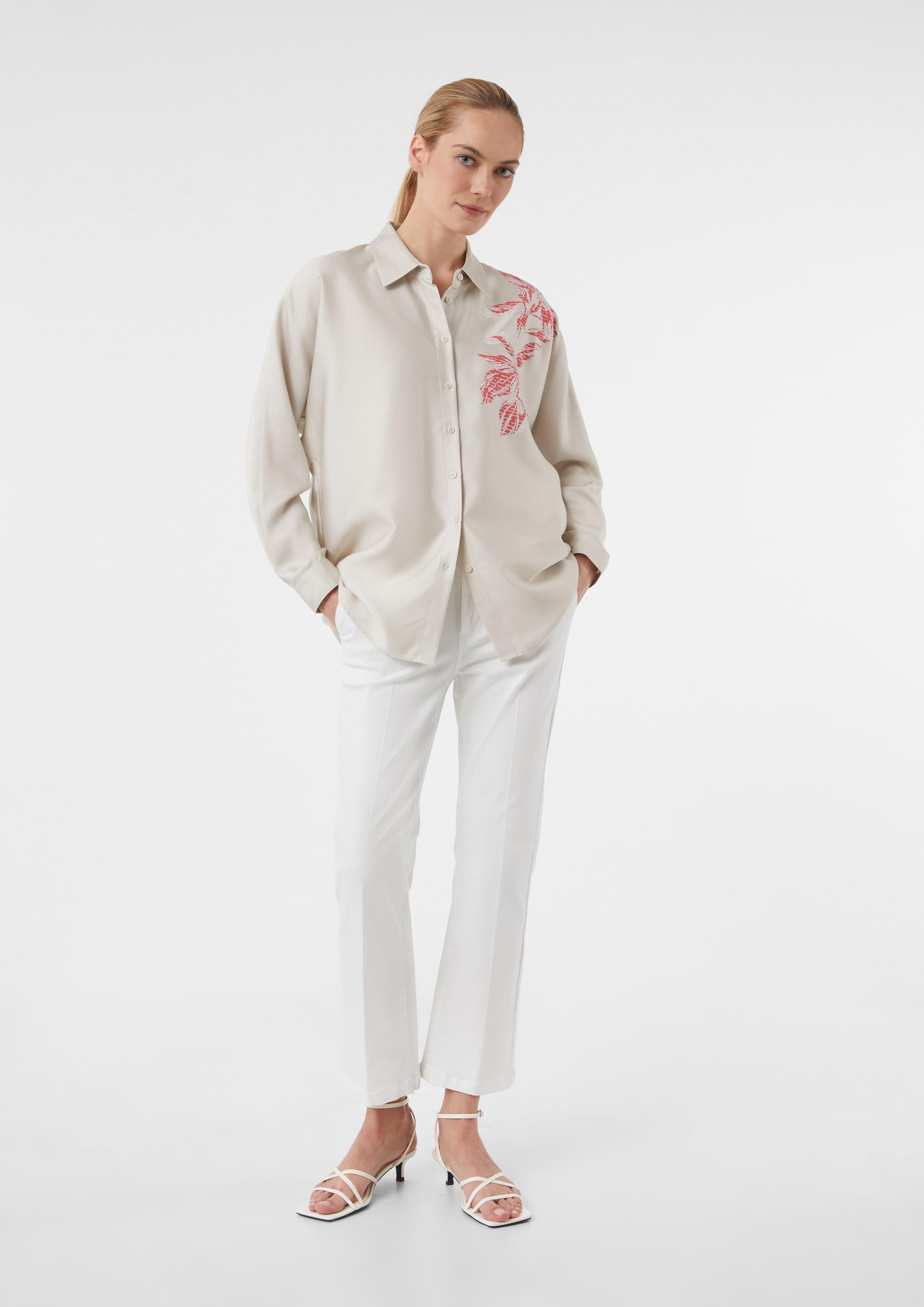 Shirt blouse with batwing sleeves and a floral print - light Shirt blouse with batwing sleeves and a floral print - light