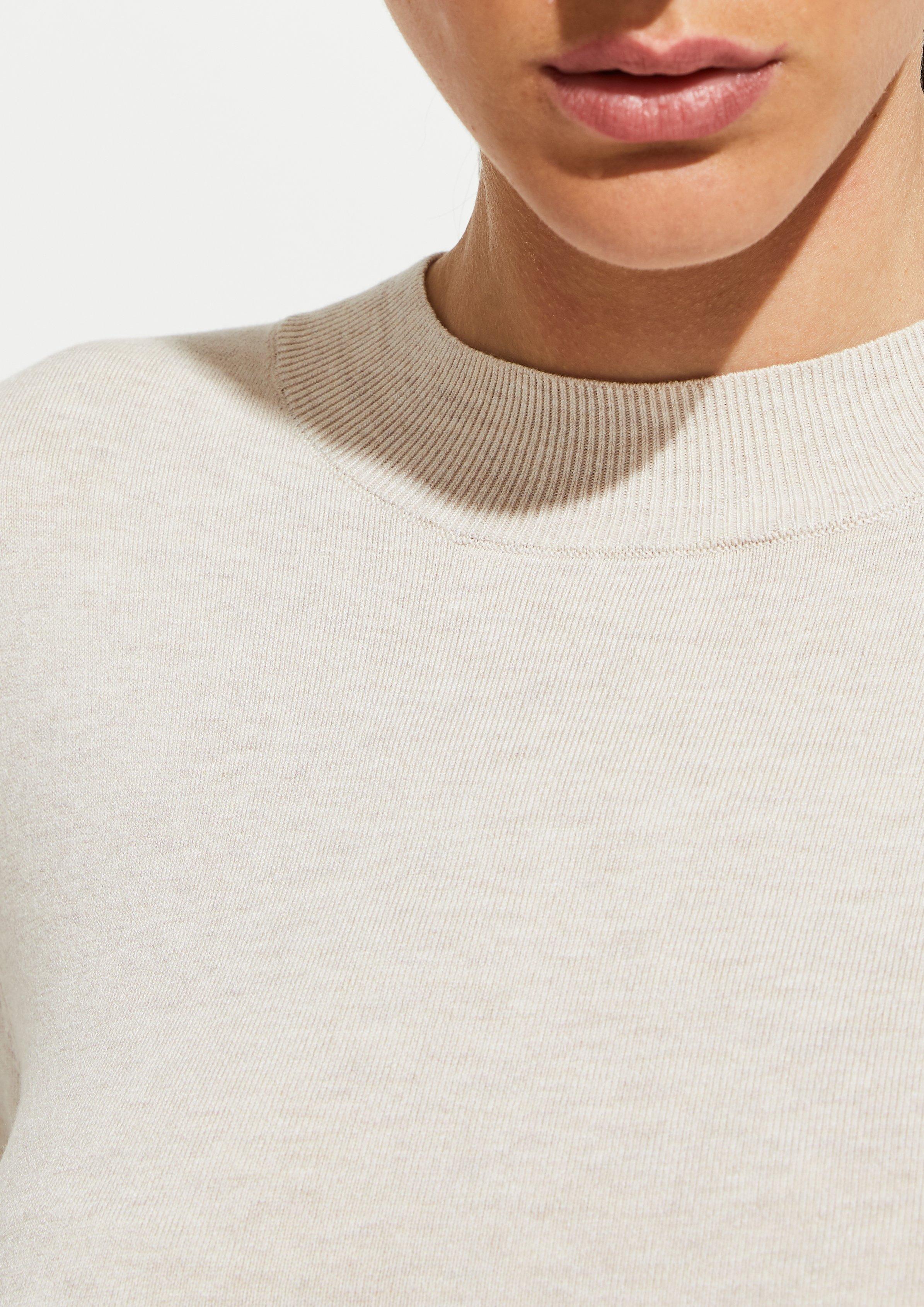 Short sleeve fine knit top with sophisticated details - Beige | SCAYLE